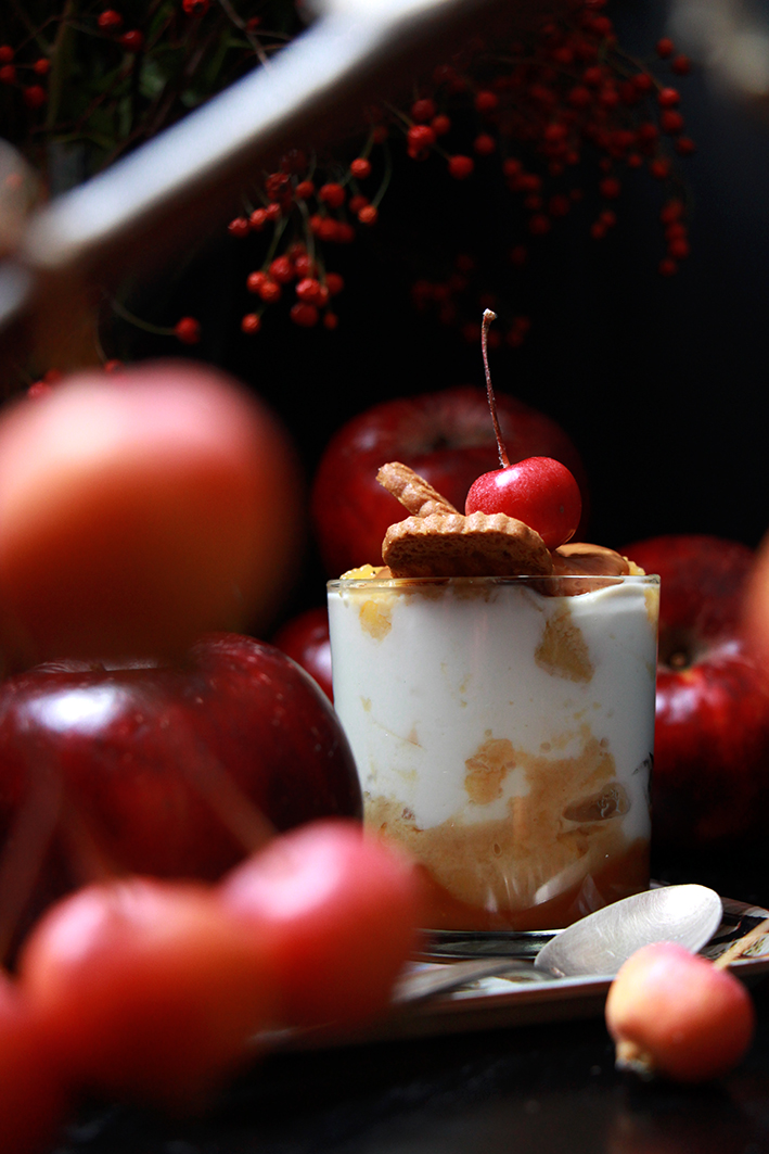 Fromage blanc aux pommes caramélisées et caramel – Devorezmoi