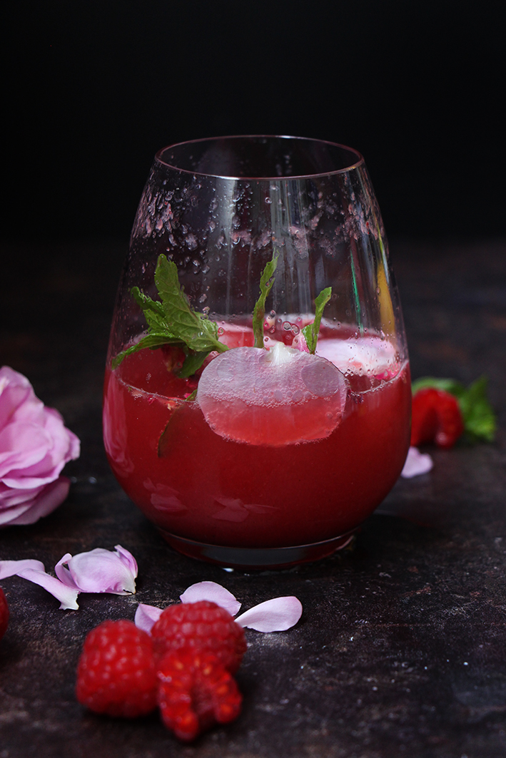 Cocktail la vie en rose, Vodka, pamplemousse rose, fruits rouges, rose ...